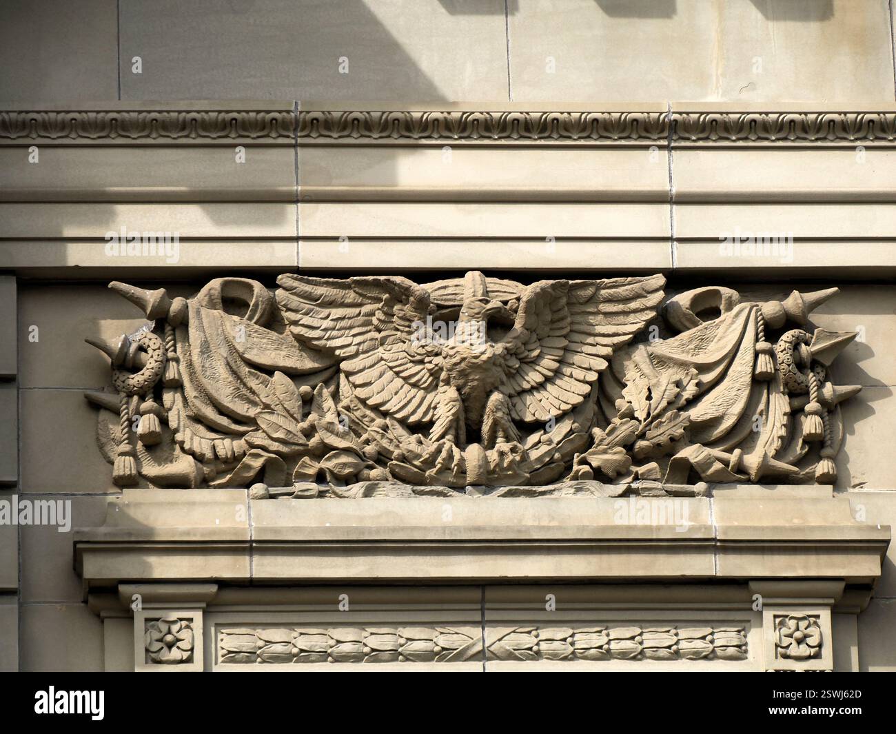 cincinnati hamilton county memorial building detail Stock Photo - Alamy