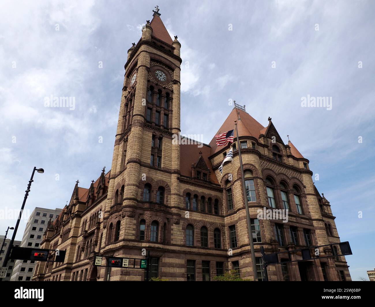the cincinnati city hall building exterior view Stock Photo - Alamy
