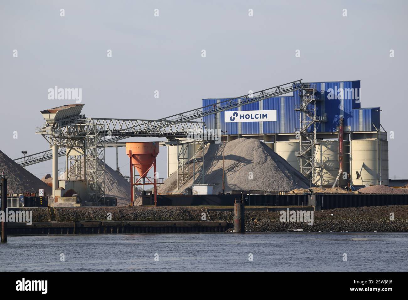 Hamburg, Germany. 20th Feb, 2025. Building materials are stored on a ...