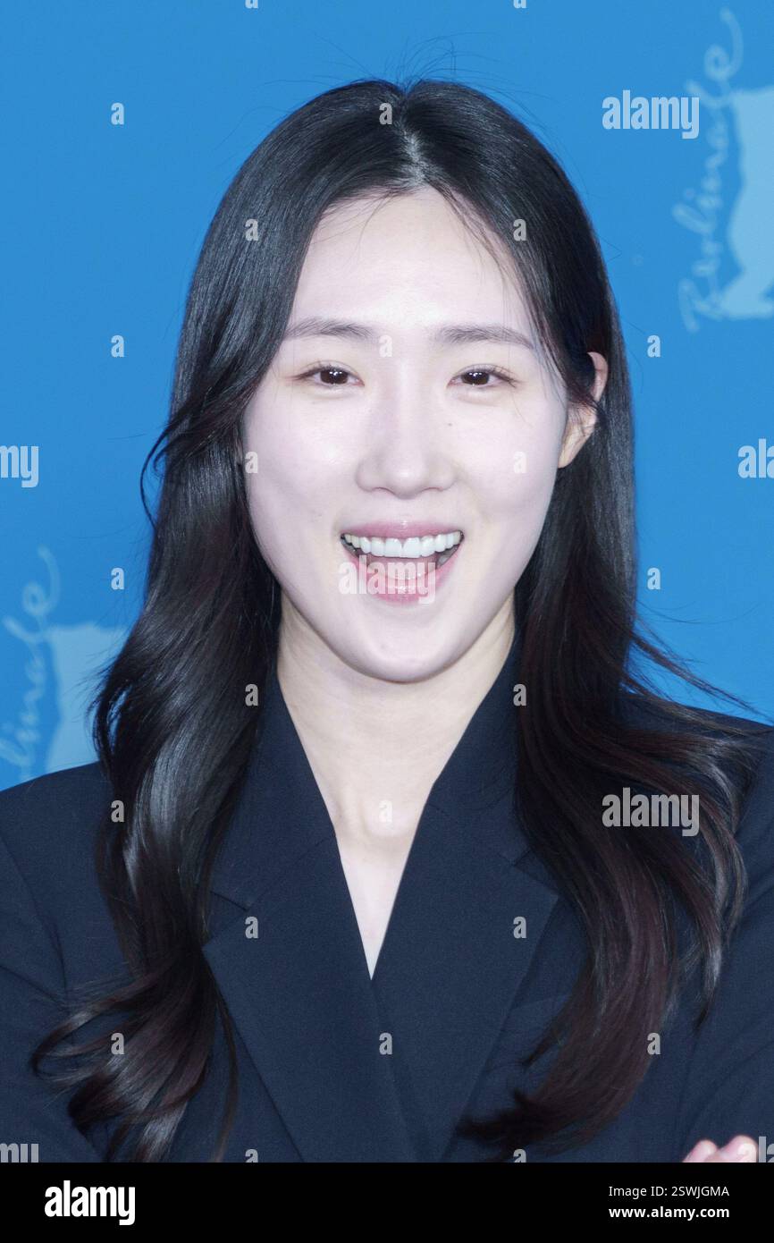 Ha Seong-guk, Kang Soyi, Hong Sang-soo, Yun-hee Cho and Kwon Hae-hyo pose at the "Geu Jayeoni ...