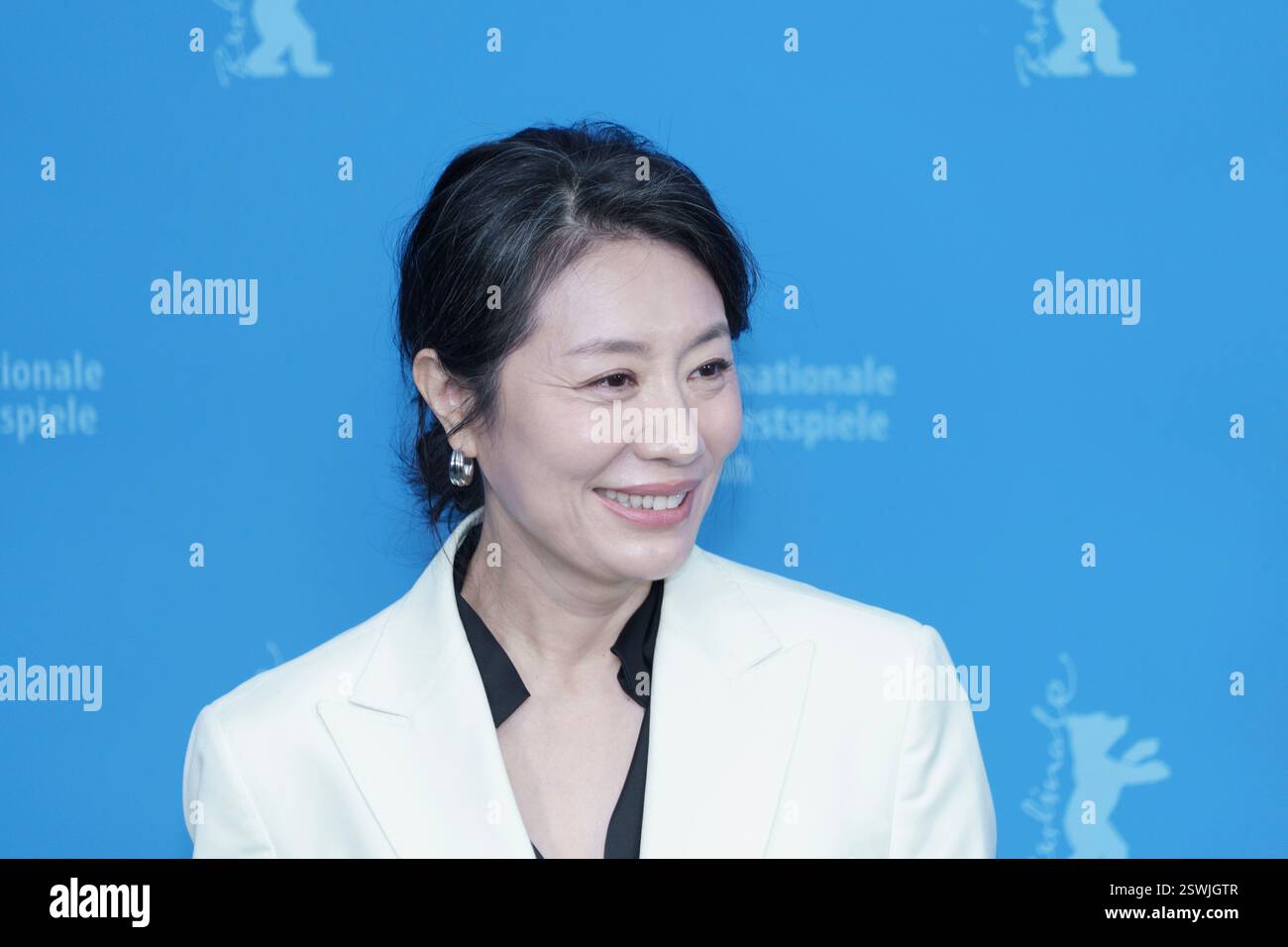 Ha Seong-guk, Kang Soyi, Hong Sang-soo, Yun-hee Cho and Kwon Hae-hyo pose at the "Geu Jayeoni ...