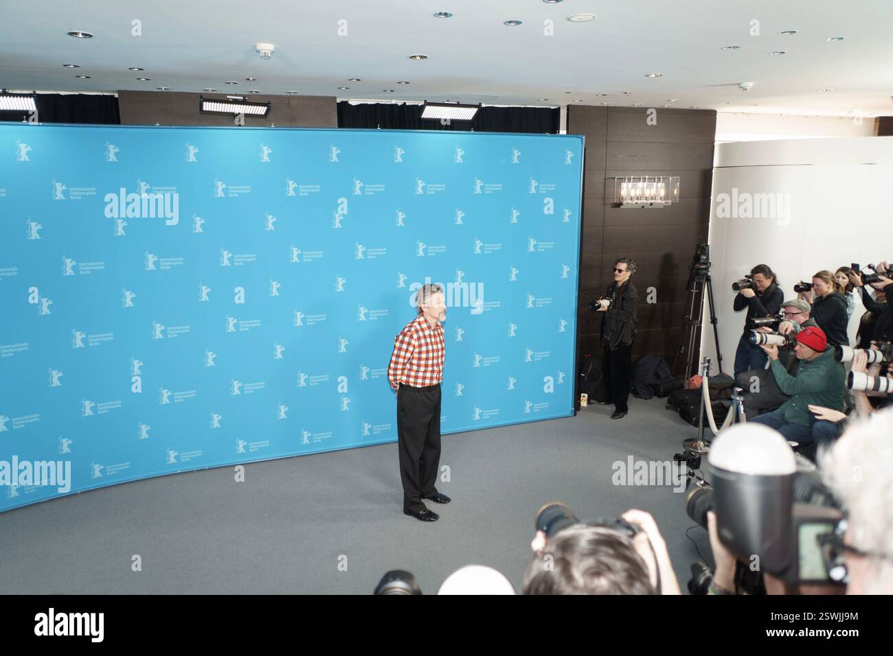 Michael Barker, John Sloss, Ethan Hawke, Margaret Qualley, Andrew Scott ...