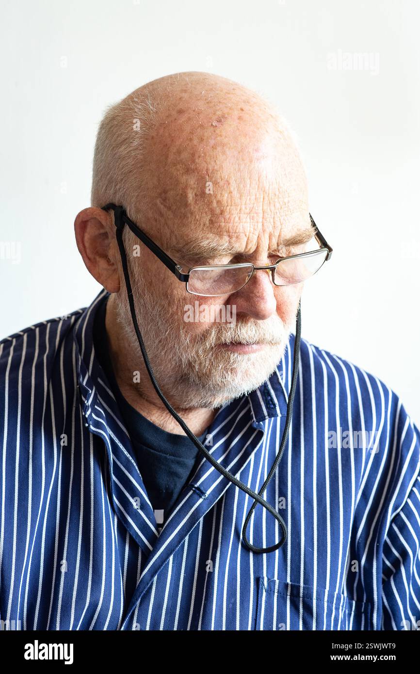 Elderly human being hi-res stock photography and images - Alamy