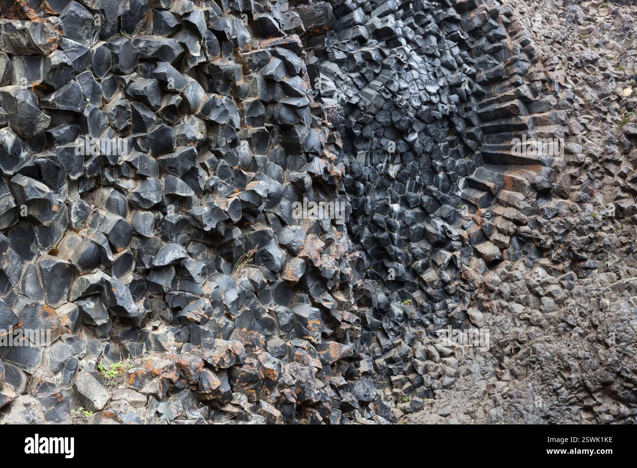 Natural pattern background of hexagonal stone formations in Icelandic ...