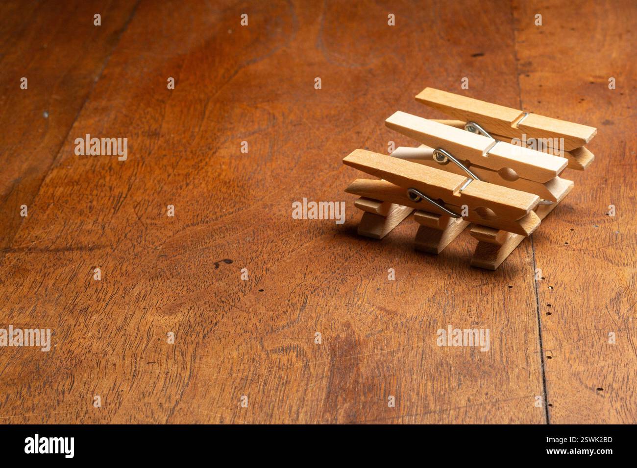 Mesa de pin hi-res stock photography and images - Alamy