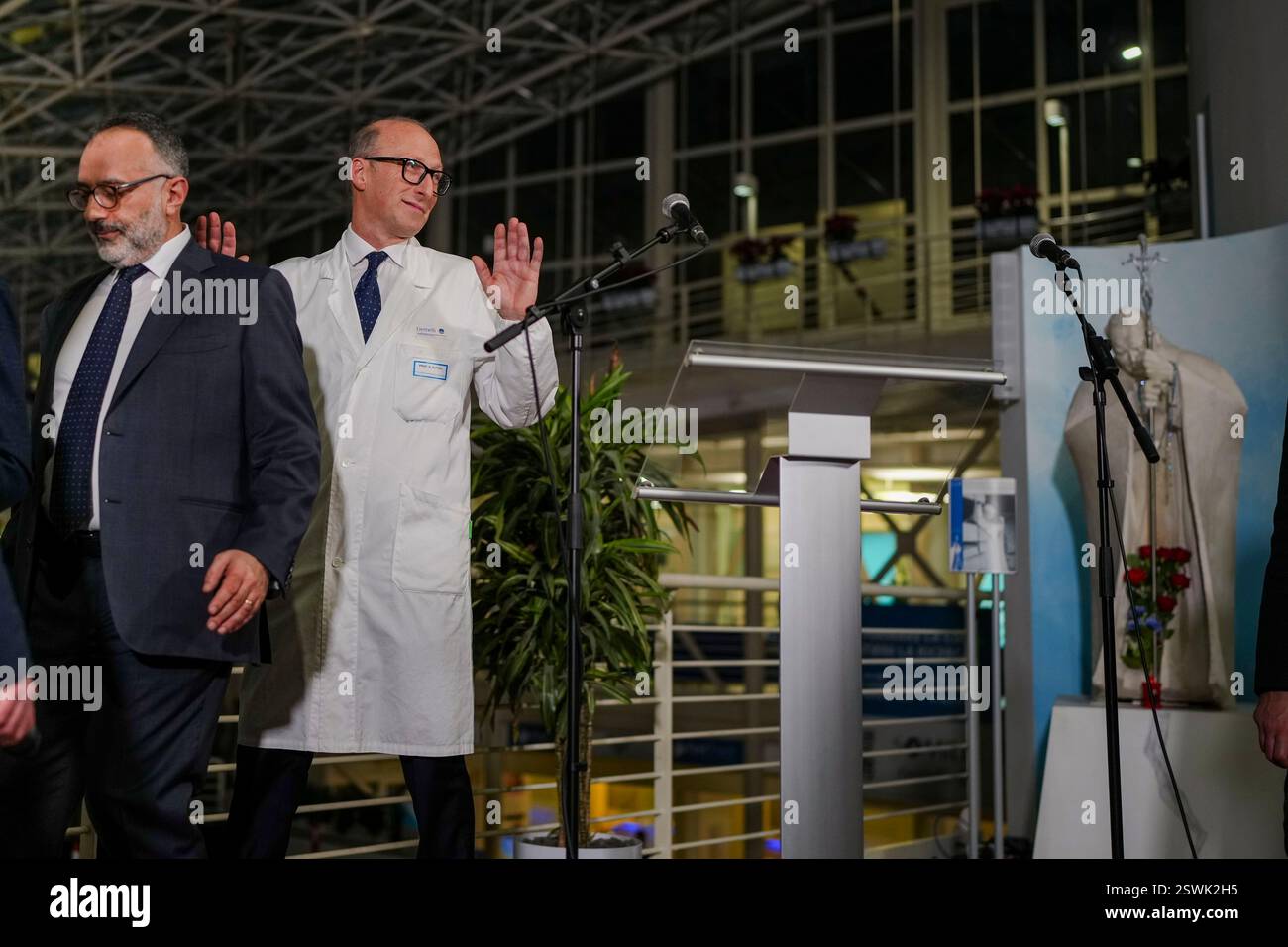 Surgeon Sergio Alfieri, right, and head physician of the Vatican's ...