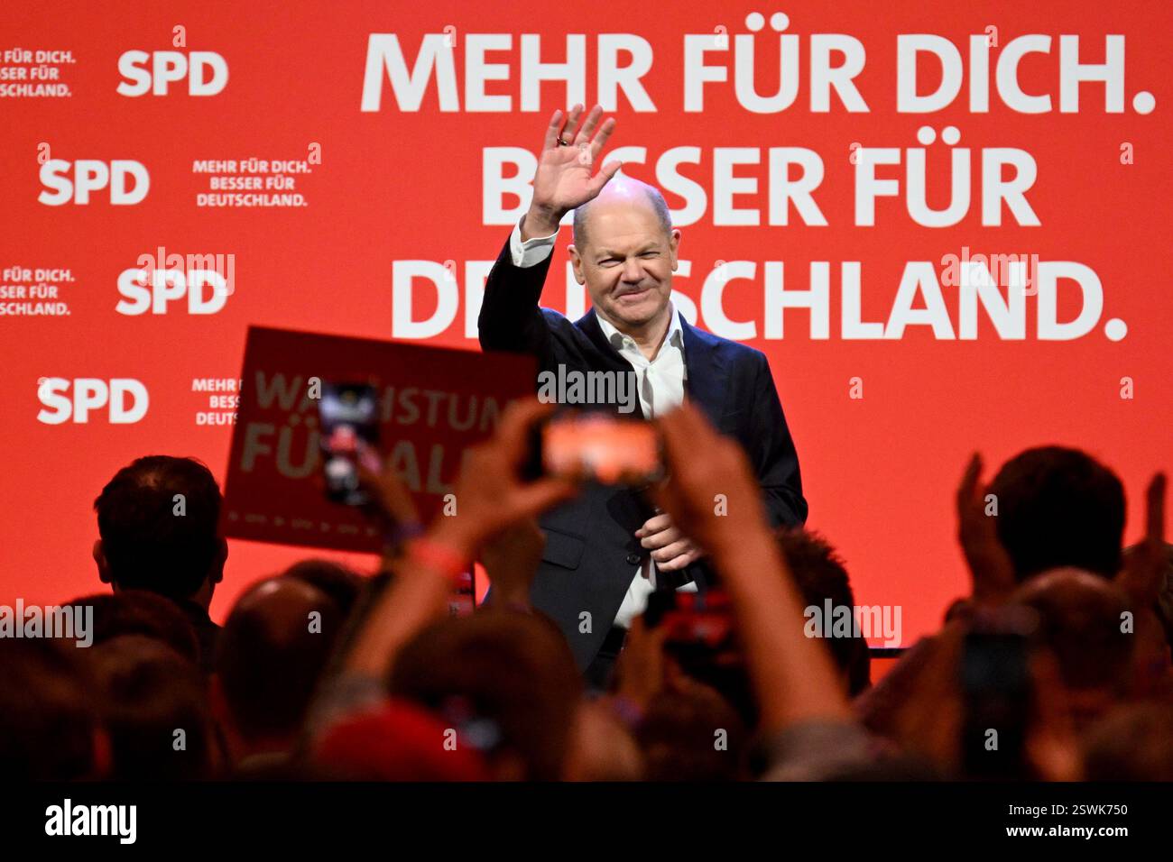 Dortmund, Germany. 21st Feb, 2025. Federal Chancellor Olaf Scholz (SPD ...