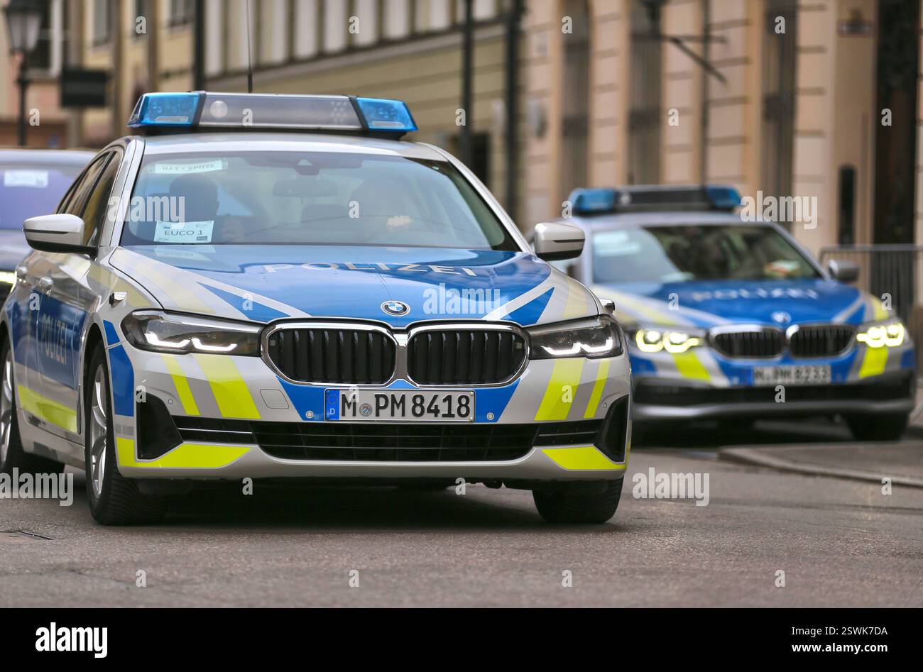 BMW-Polizeifahrzeuge der Polizei Bayern in München. BMW ...