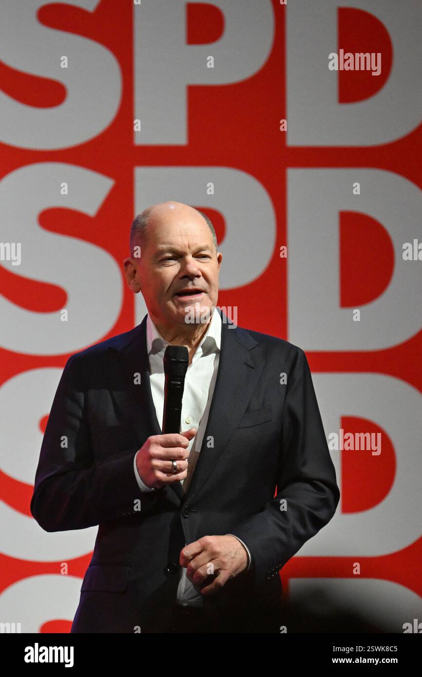Dortmund, Germany. 21st Feb, 2025. Federal Chancellor Olaf Scholz (SPD ...
