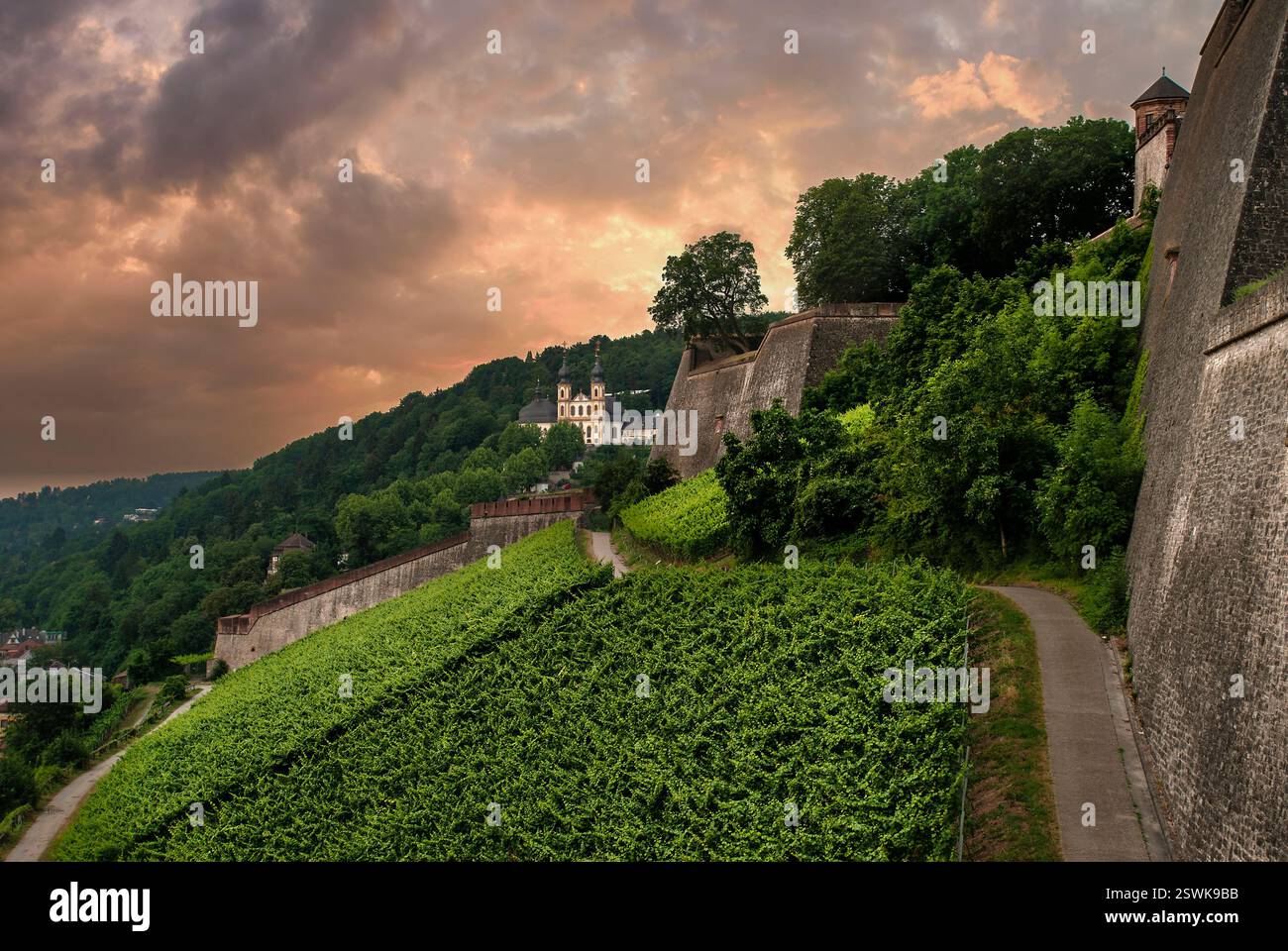 Aerial wiew Alte Mainbrucke and cityscape of Wurzburg with Rawthey ...