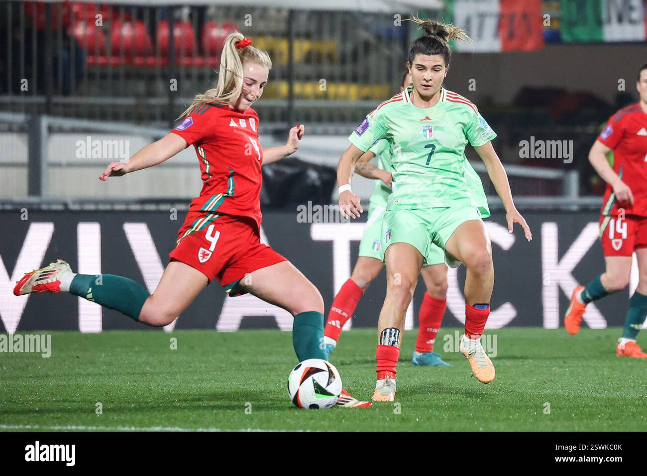 Sofia Cantore and Mayzee Davies during Italy Women vs Galles Women ...