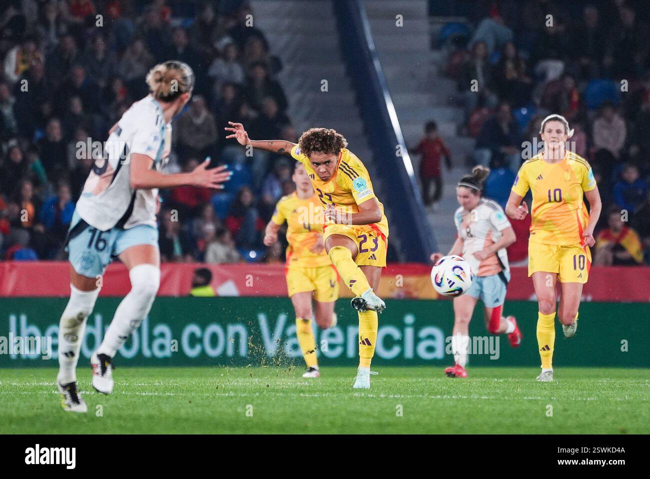 Valencia, Spain. 21st Feb, 2025. Belgium's Kassandra Ndoutou Eboa ...