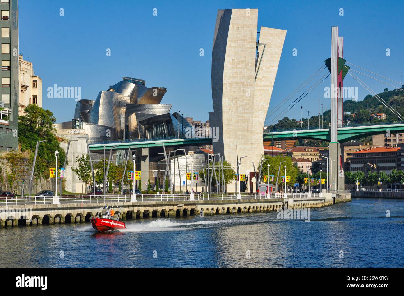 Guggenheim Effect: The Estuary of Bilbao Embrace of Gehry's Masterpiece ...