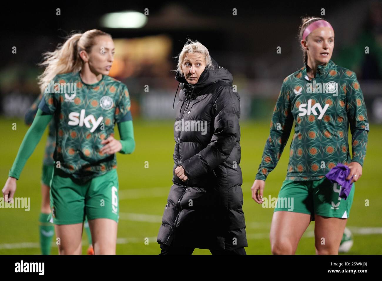 Ireland head coach Carla Ward (centre) ahead of the UEFA Women's ...