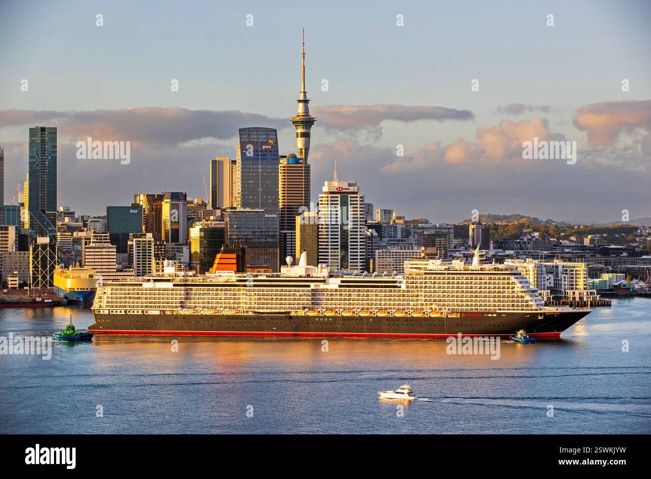 Auckland, New Zealand, 22 Feb, 2025. Cunard’s Queen Anne enters the ...