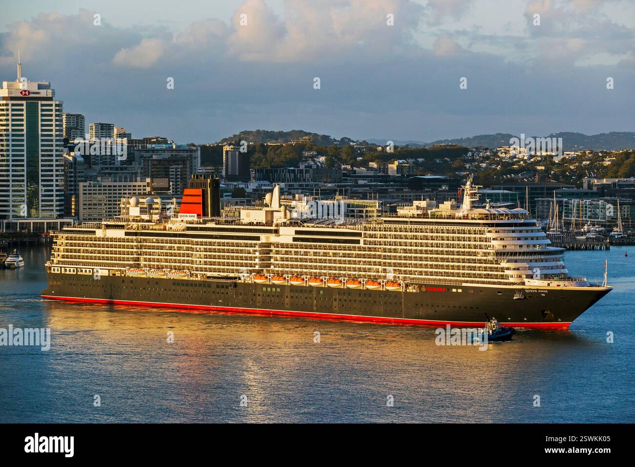 Auckland, New Zealand, 22 Feb, 2025. Cunard’s Queen Anne enters the ...