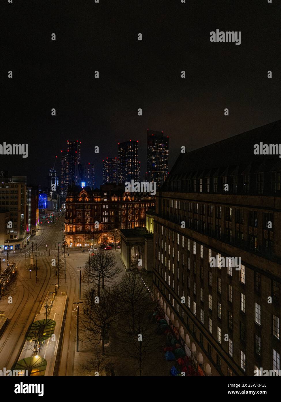 Manchester Town Hall Side Profile Stock Photo - Alamy