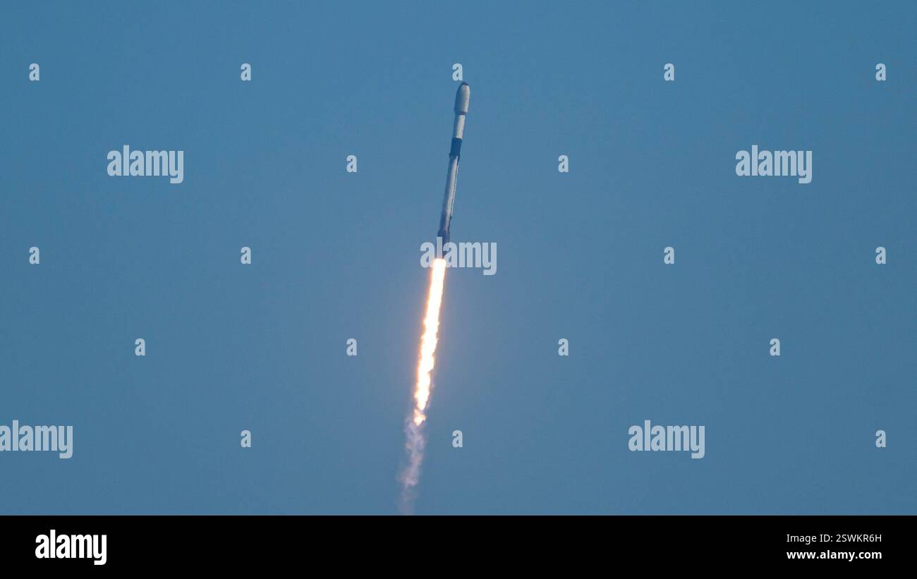 Cape Canaveral, Florida, USA. 21st Feb, 2025. A SpaceX Falcon 9 rocket ...
