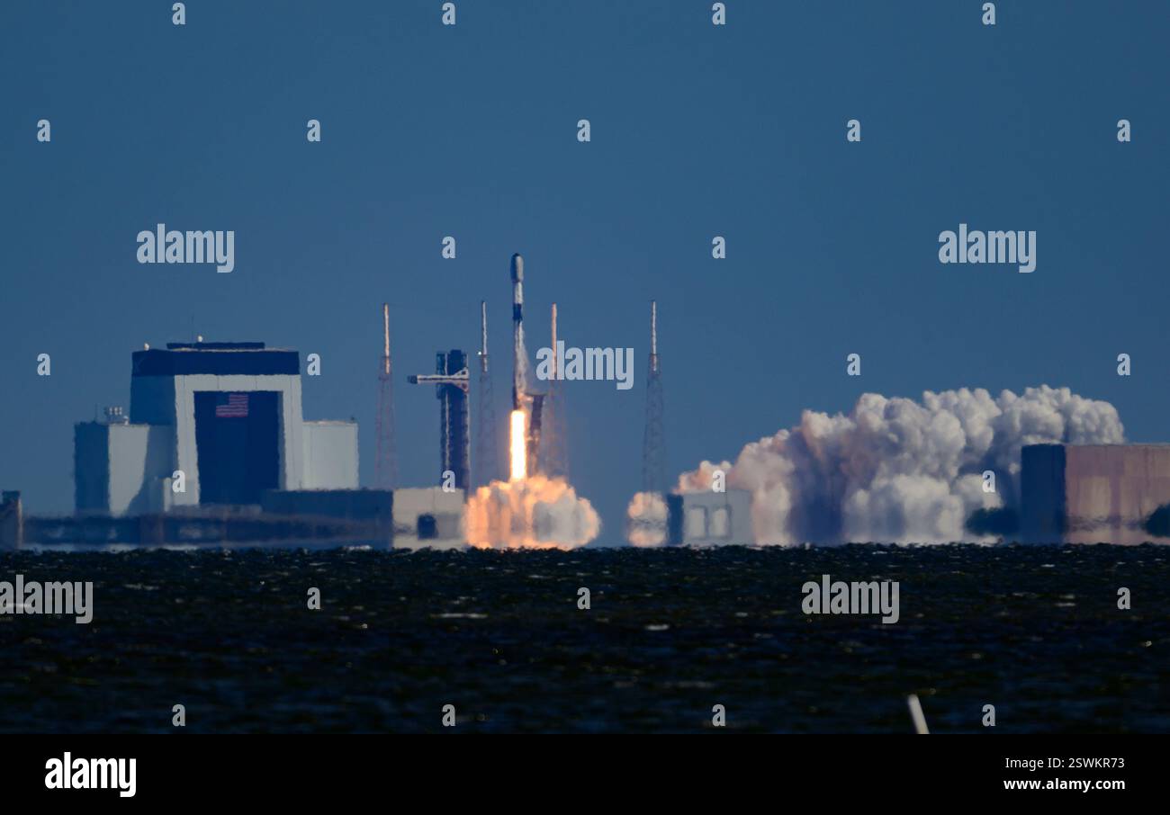 Cape Canaveral, Florida, USA. 21st Feb, 2025. A SpaceX Falcon 9 rocket ...