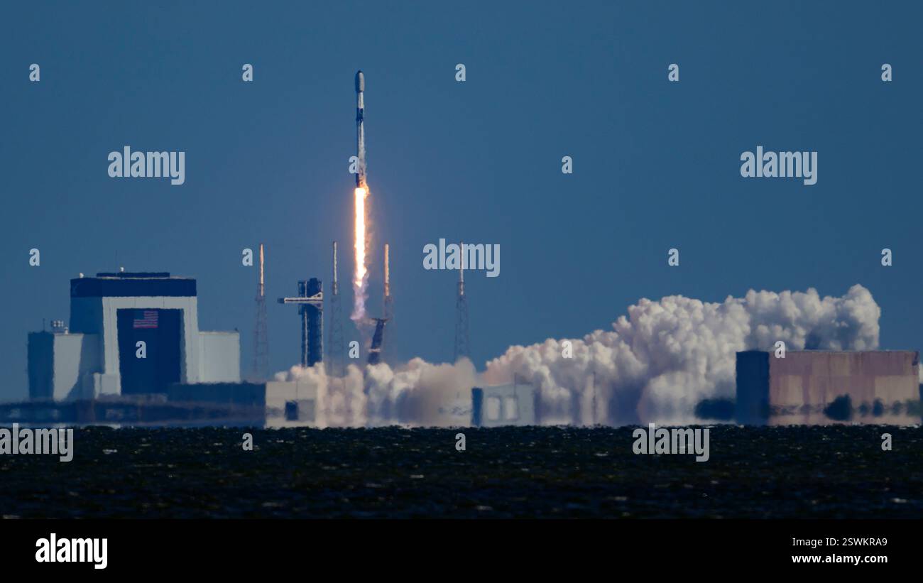 Cape Canaveral, Florida, USA. 21st Feb, 2025. A SpaceX Falcon 9 rocket ...