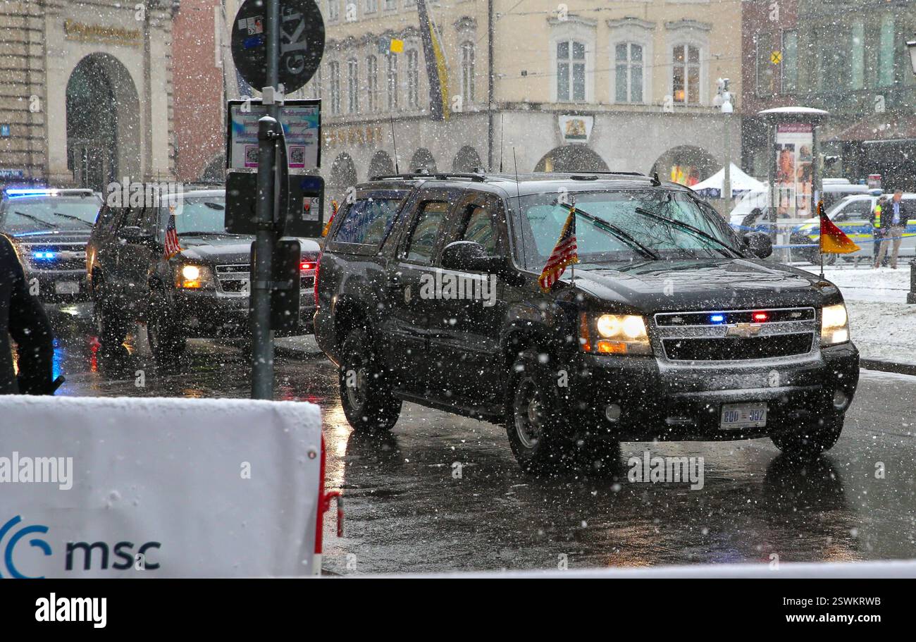 Fahrzeugkonvoi bei der Ankunft des US-amerikanischen Vizepräsidenten J ...