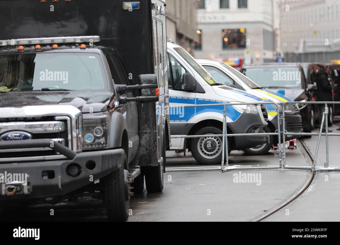 Chevrolet suburban secret service hi-res stock photography and images ...
