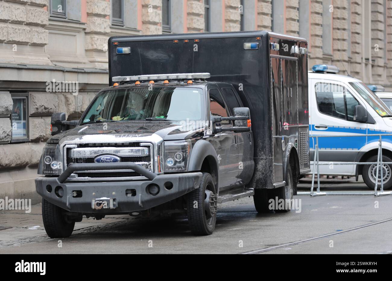 Chevrolet suburban secret service hi-res stock photography and images ...