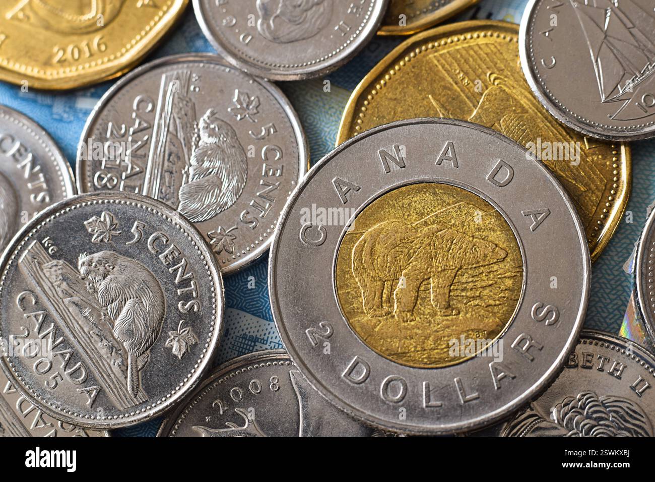 Closeup macro of Canadian money coins Stock Photo - Alamy