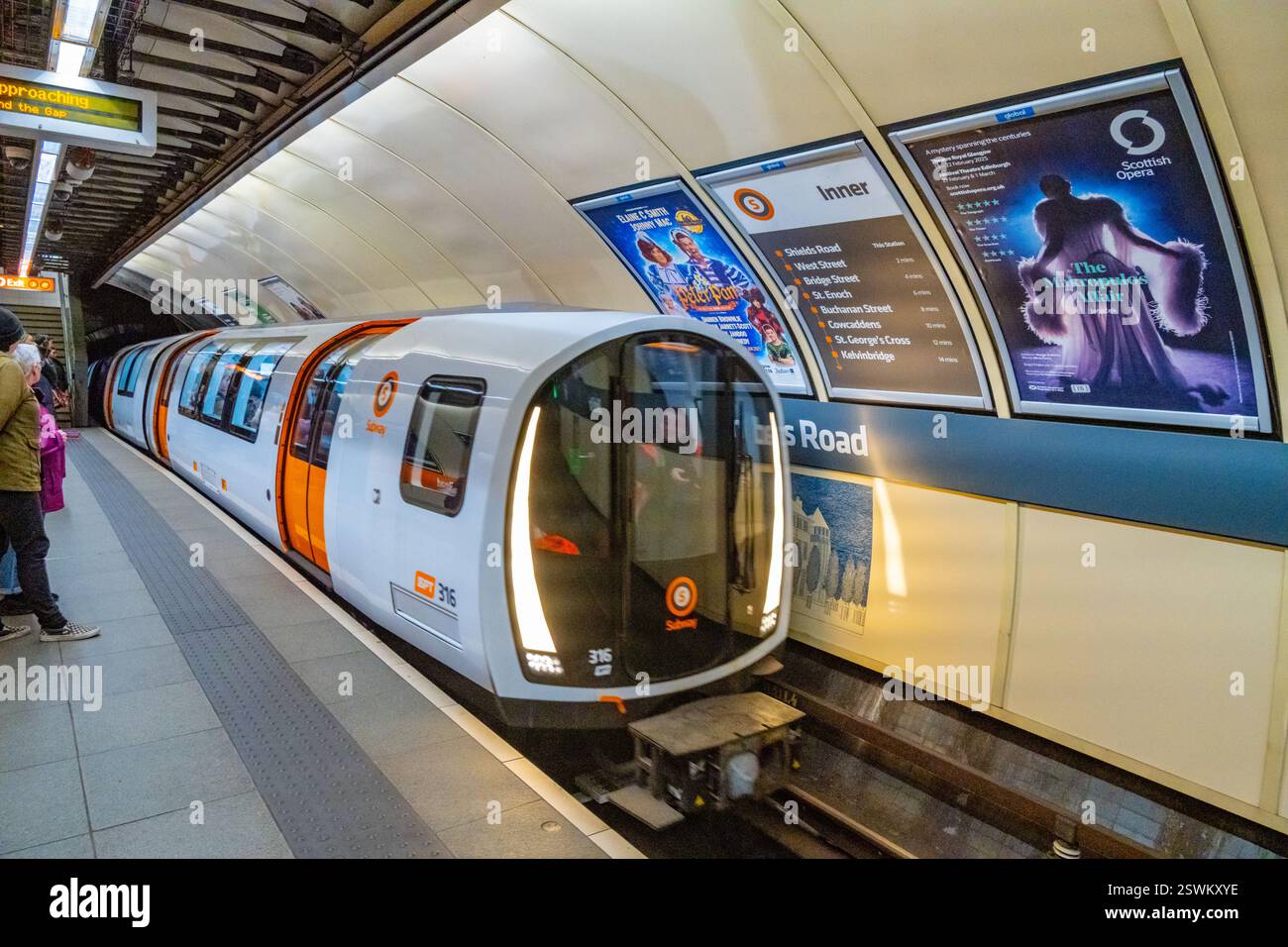 Shields Road underground station on the Glasgow underground Stock Photo ...