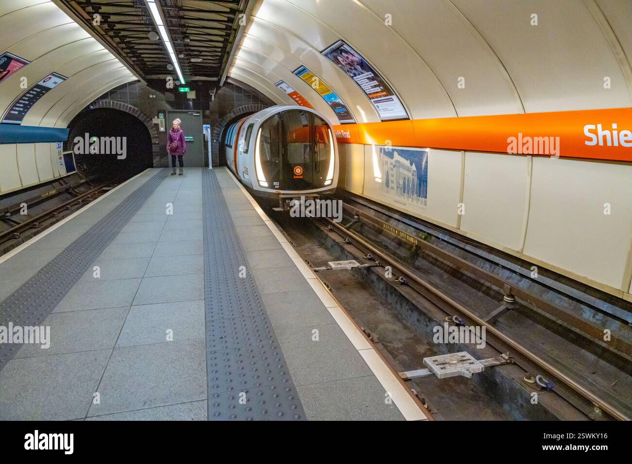 Shields Road underground station on the Glasgow underground Stock Photo ...