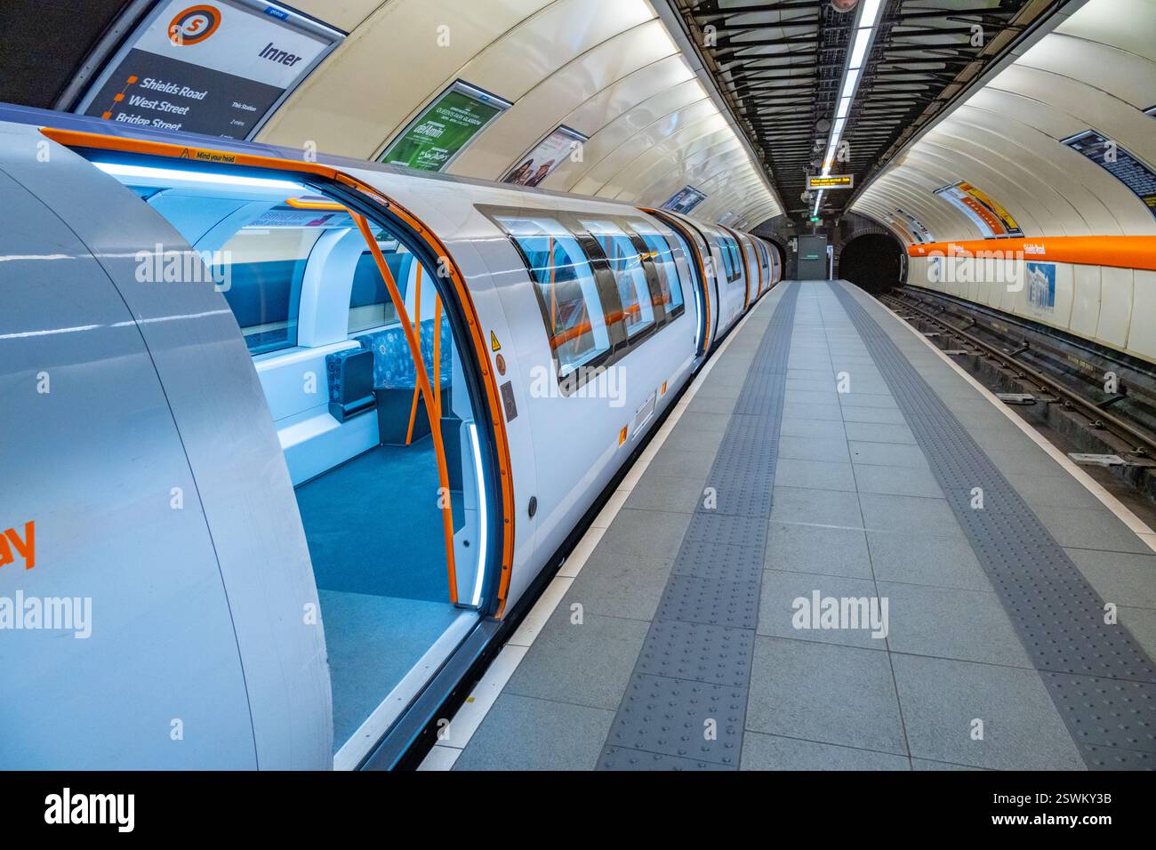 Shields Road underground station on the Glasgow underground Stock Photo ...