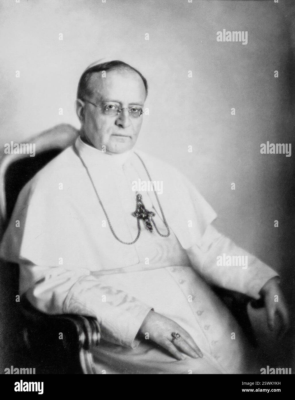 Photograph of Pope Pius XI by Nicola Perscheid. c. 1922 Stock Photo - Alamy