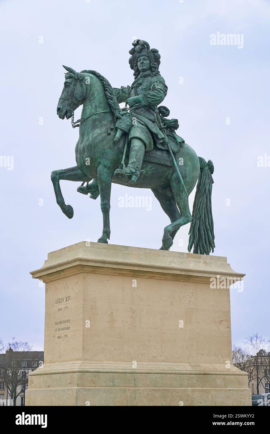 statue of Louis xiv paris versaille Stock Photo - Alamy