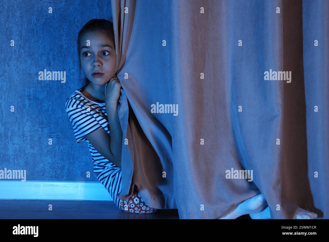 Scared preteen girl hi-res stock photography and images - Alamy