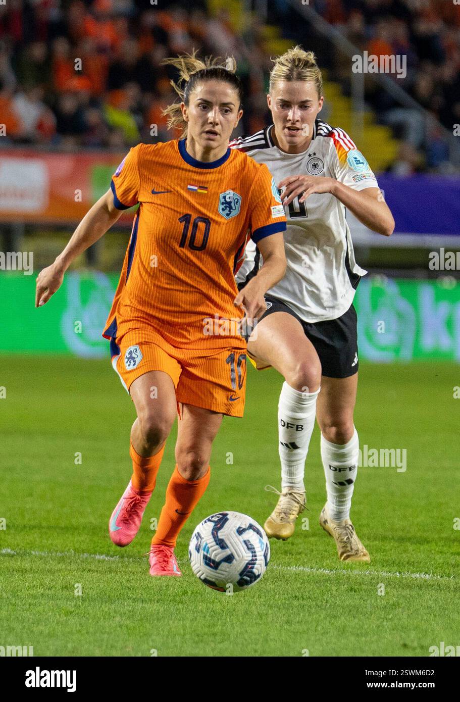 Danielle van de Donk (Netherland, #10) und Laura Freigang (Germany, #10 ...