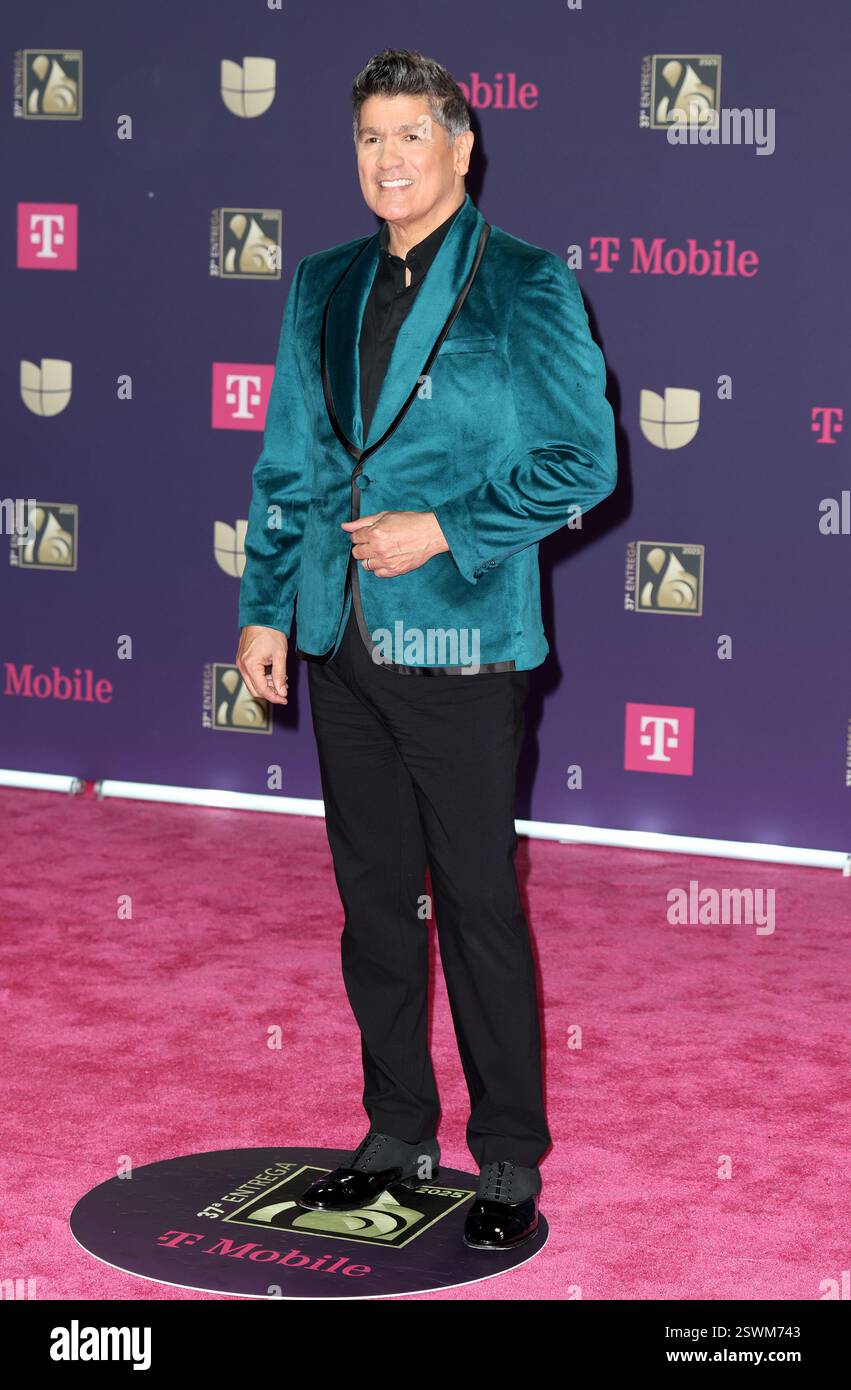 MIAMI, FLORIDA - FEBRUARY 20: Eddie Herrera attends Univision's 37th ...
