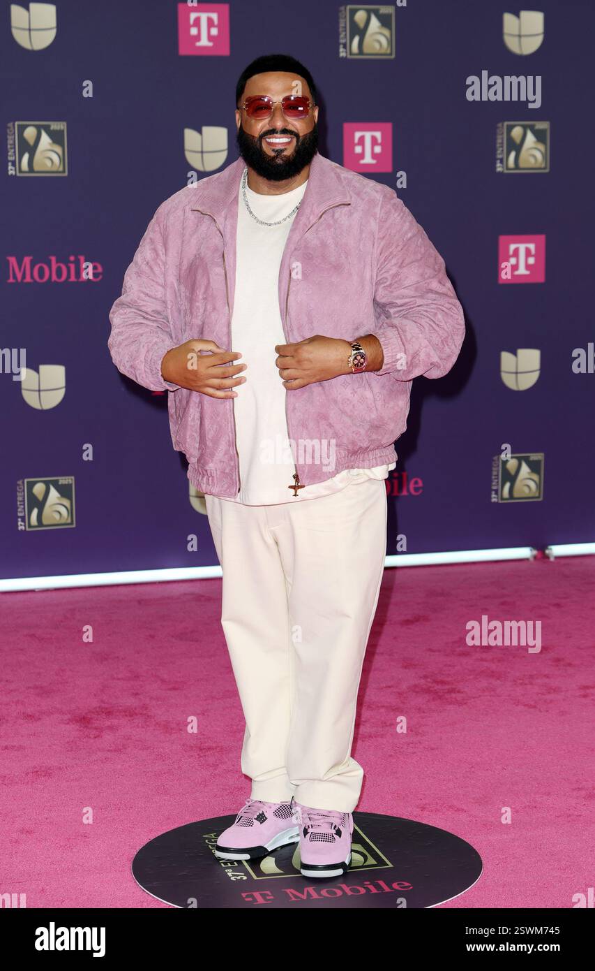 MIAMI, FLORIDA - FEBRUARY 20: DJ Khaled attends Univision's 37th Premio ...