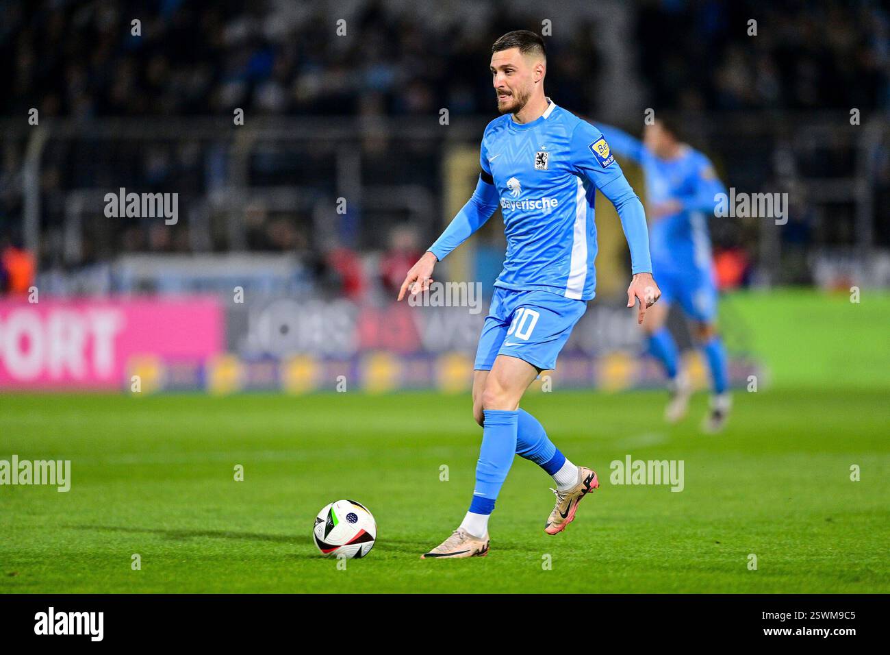 Maximilian Wolfram (TSV 1860, 30) am Ball, 21.02.2025, München ...