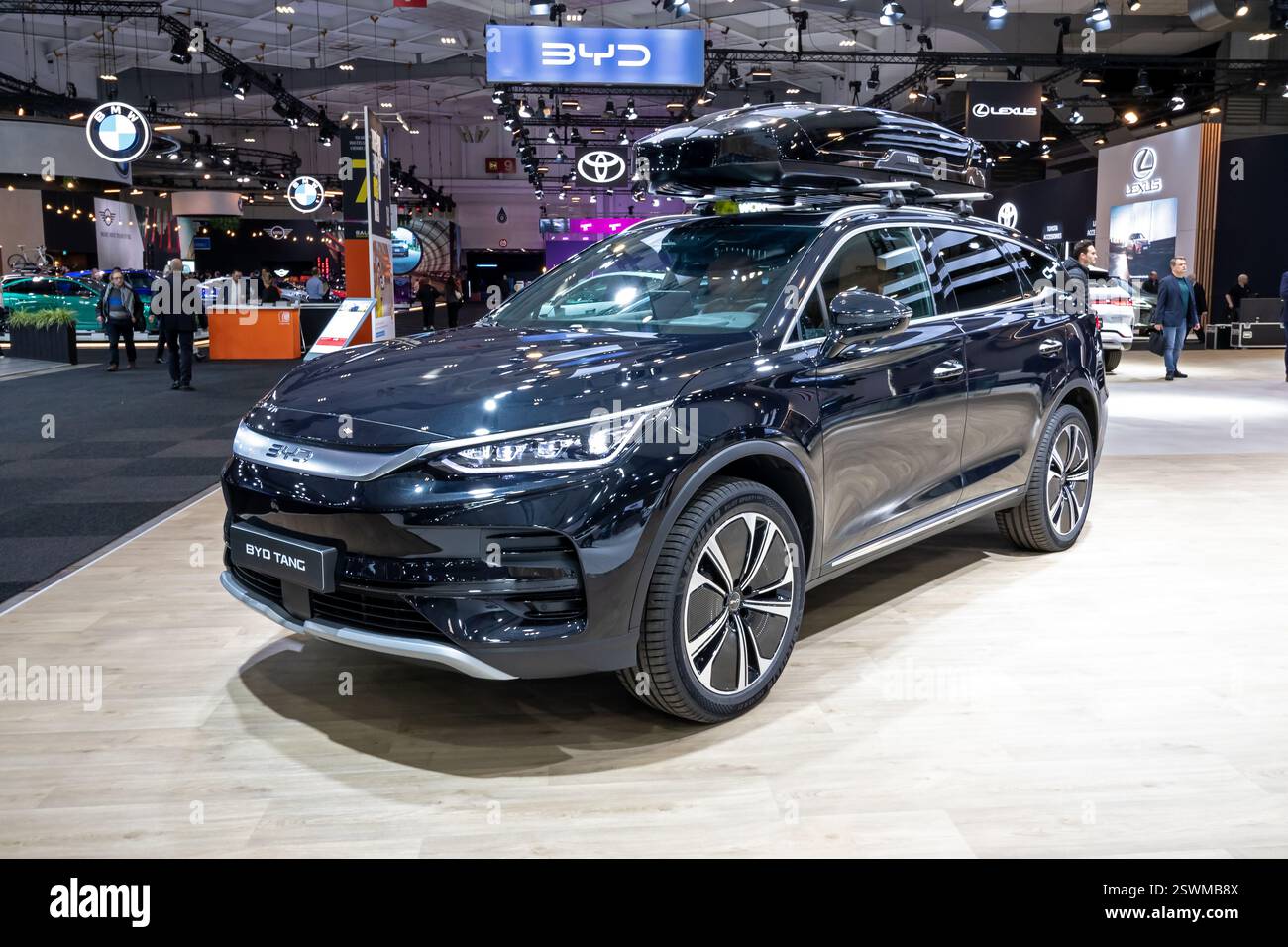 BYD Tang (2025) 7-Seater All-Electric Performance electric SUV car at ...