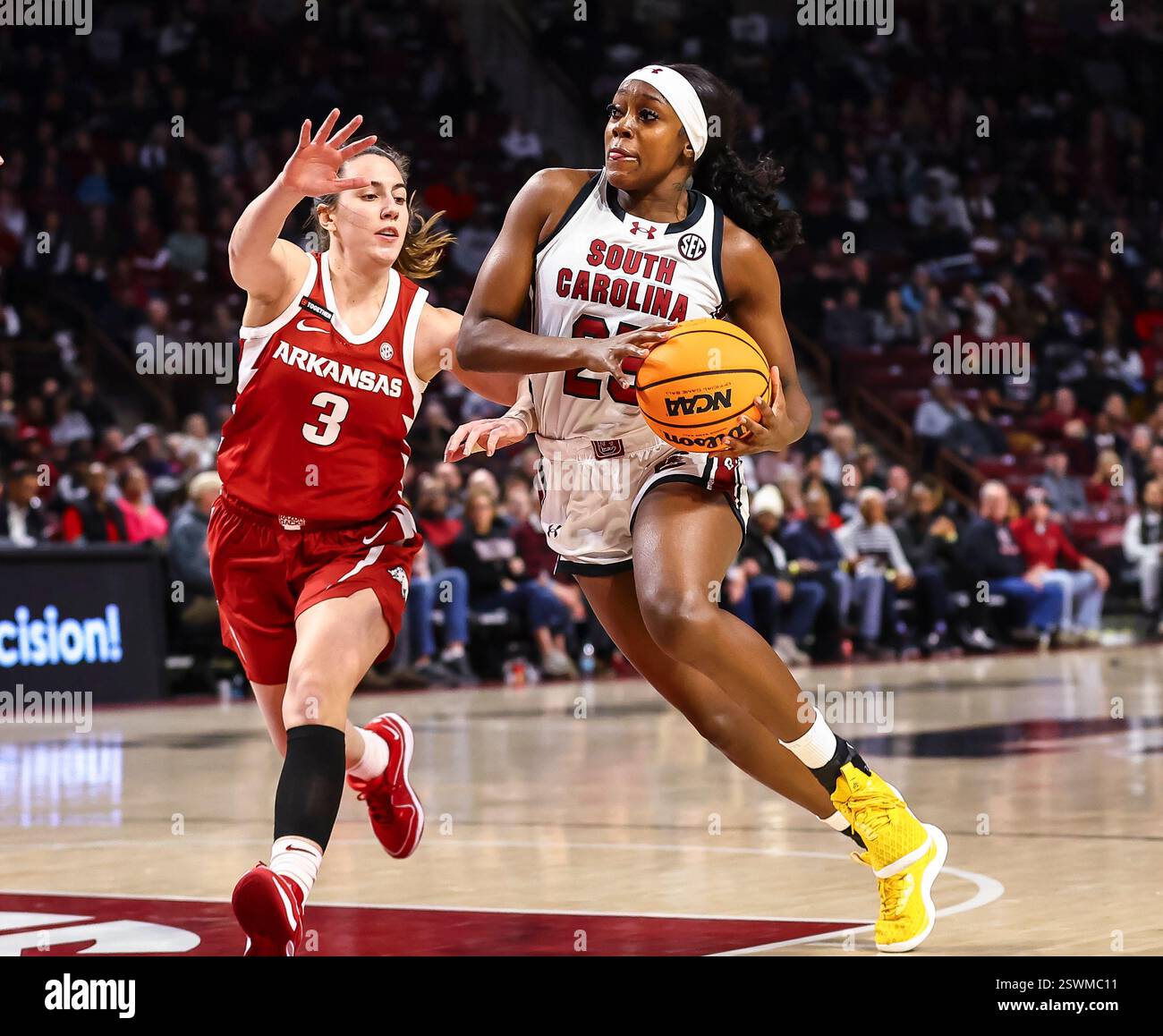 February 20, 2025: South Carolina guard Raven Johnson (25) drives to ...