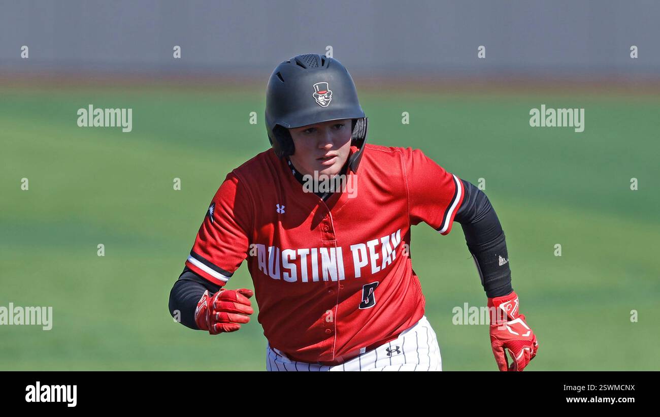 Austin Peay's Sammie Shelander leads off of second during an NCAA ...