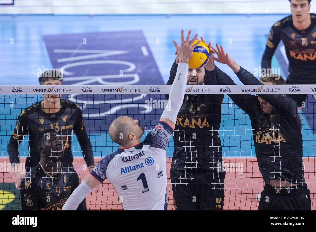 Block of Marco Vitelli of Rana Verona during the match between Rana ...