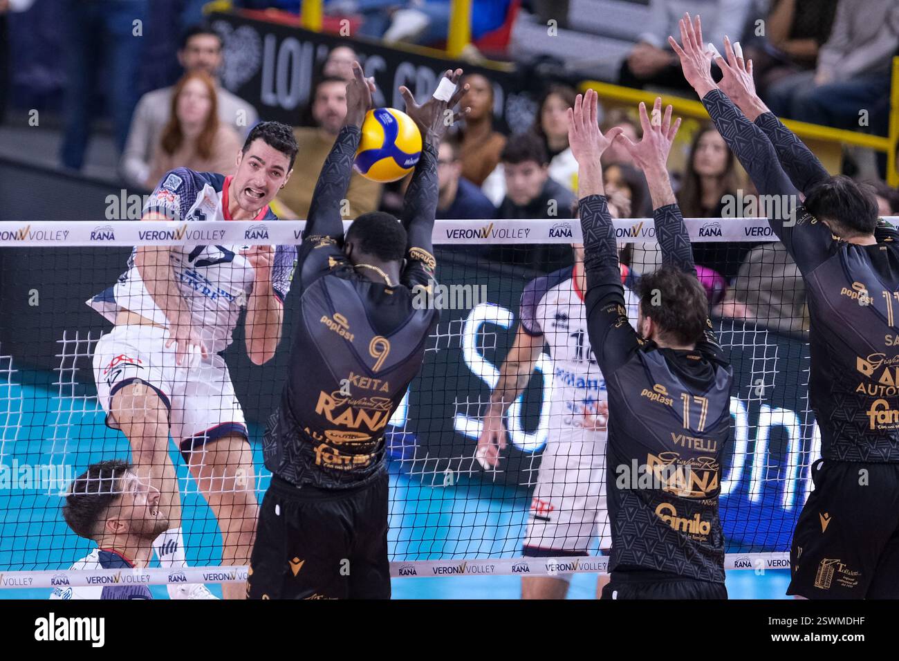 Yacine louati voleibol hi-res stock photography and images - Alamy