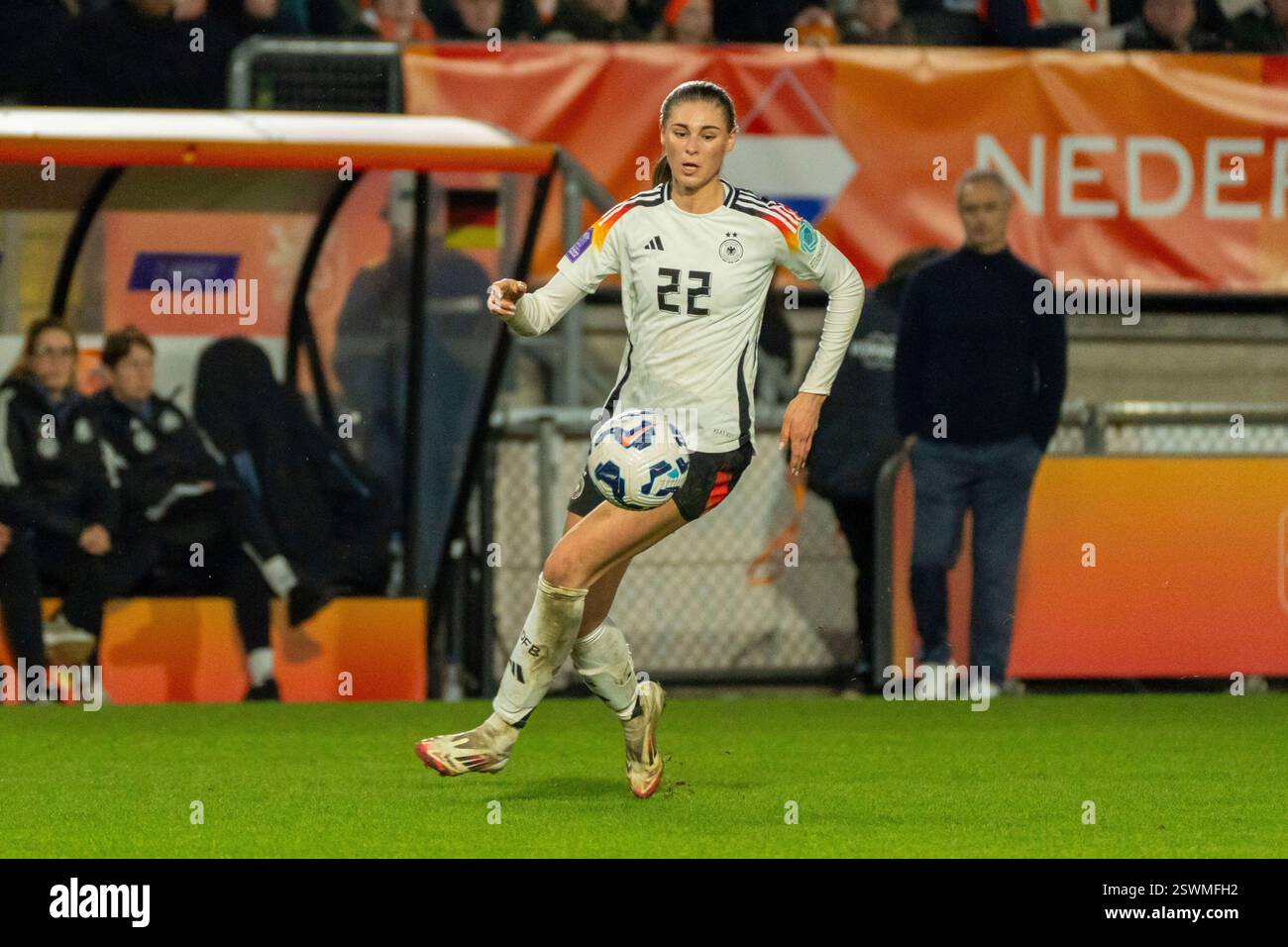 Jule Brand (Deutschland, #22) GER, Niederlande vs. Deutschland, Fußball ...