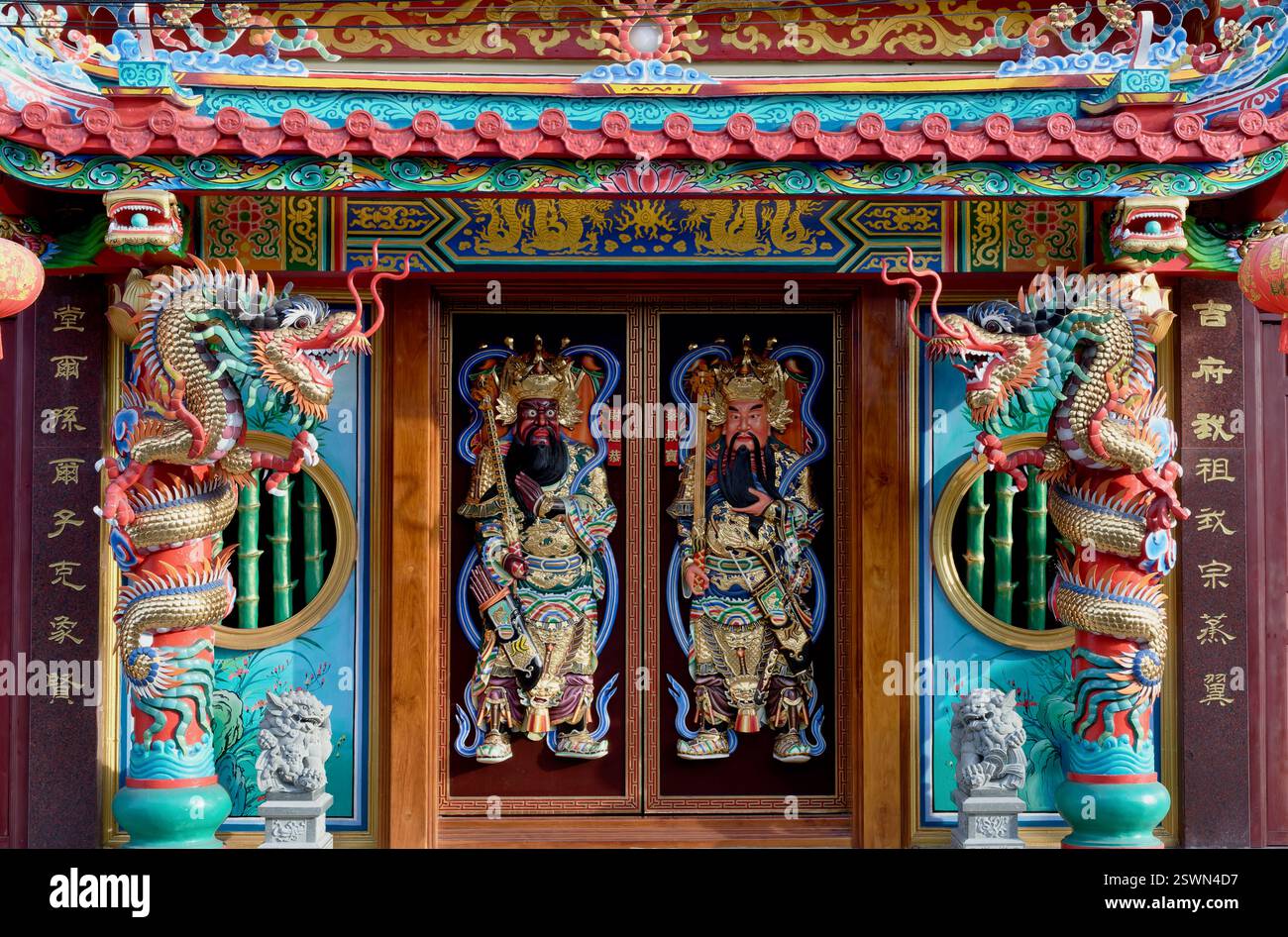 Entrance to Chinese-Taoist Thye Guan Tong Shrine in Krabi Road in Old ...
