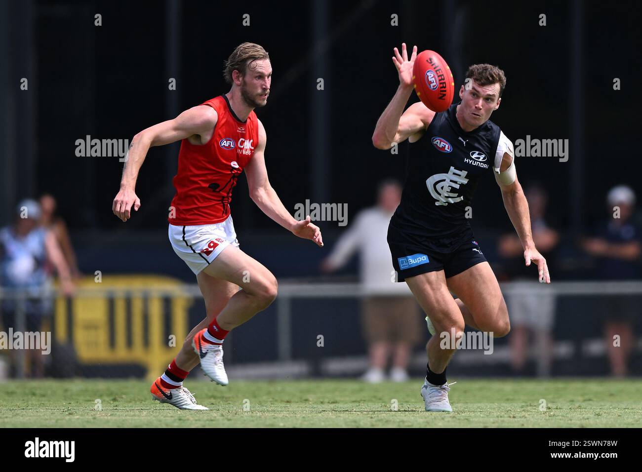 Melbourne, Australia. 22nd Feb, 2025. Jimmy Webster of St Kilda (left ...