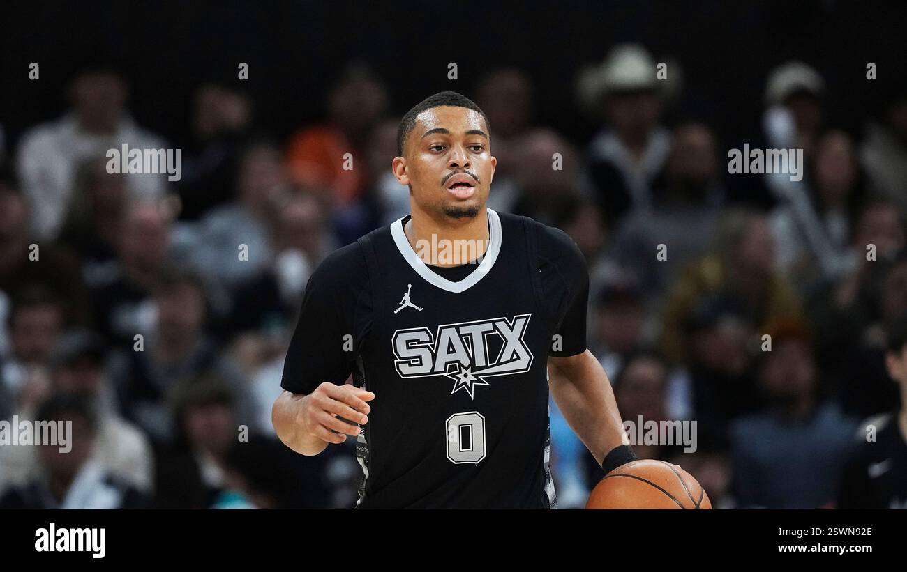San Antonio Spurs forward Keldon Johnson (0) during the second half of ...