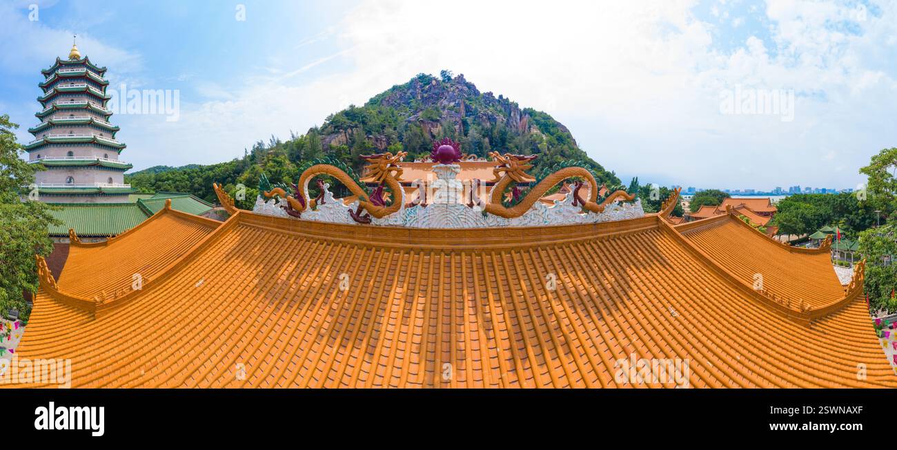 Close-up of temples in Temple of Heaven Garden, Shantou Queshi Scenic ...