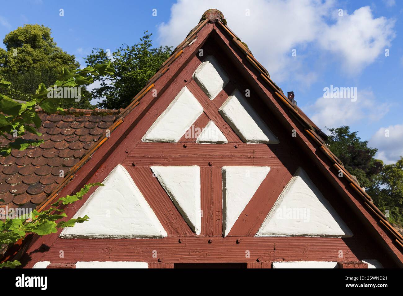 Gable with half-timbering in the old town centre of Cadolzburg, Bavaria ...