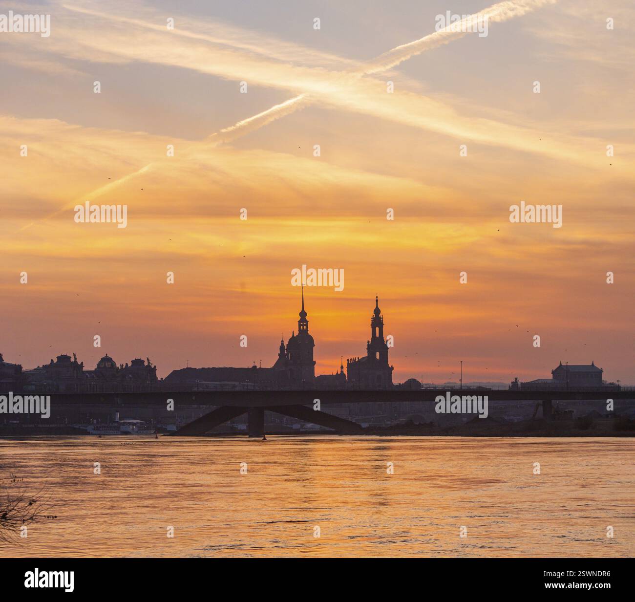After the partial collapse of the Carola Bridge, a dam was built for ...